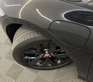 Black Jaguar I-Pace 2018 in Marijampole, with an engine capacity of 0.00 L and mileage of 98 thousand km for 24999 €, photo 32 on AUTOMOTO.COM.LV