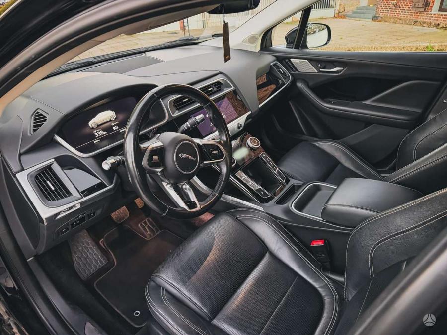 Black Jaguar I-Pace 2018 in Klaipeda, with an engine capacity of 0.00 L and mileage of 125 thousand km for 22500 €, photo 10 on AUTOMOTO.COM.LV
