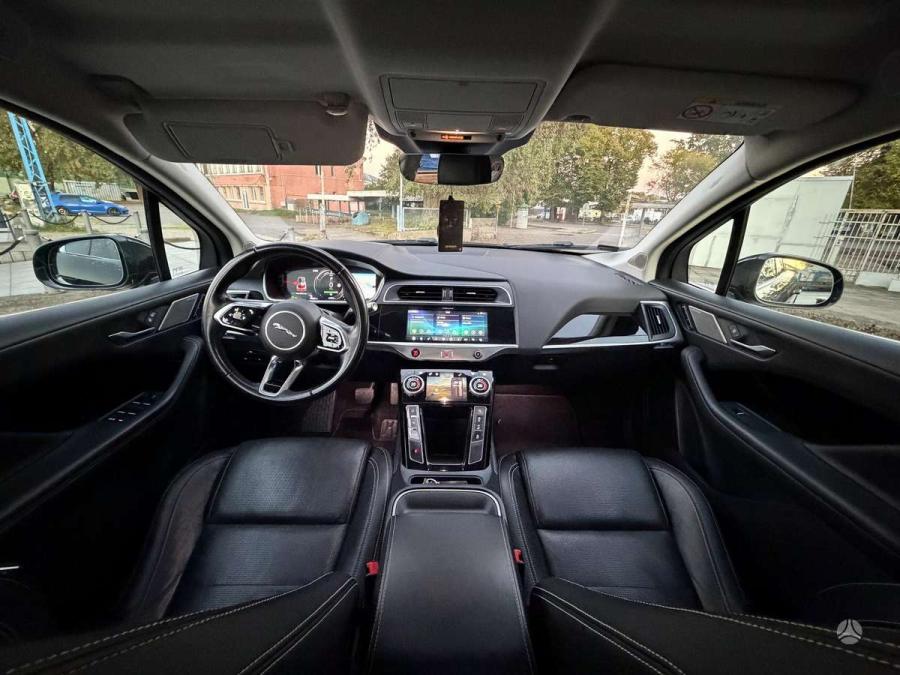 Black Jaguar I-Pace 2018 in Klaipeda, with an engine capacity of 0.00 L and mileage of 125 thousand km for 22500 €, photo 14 on AUTOMOTO.COM.LV
