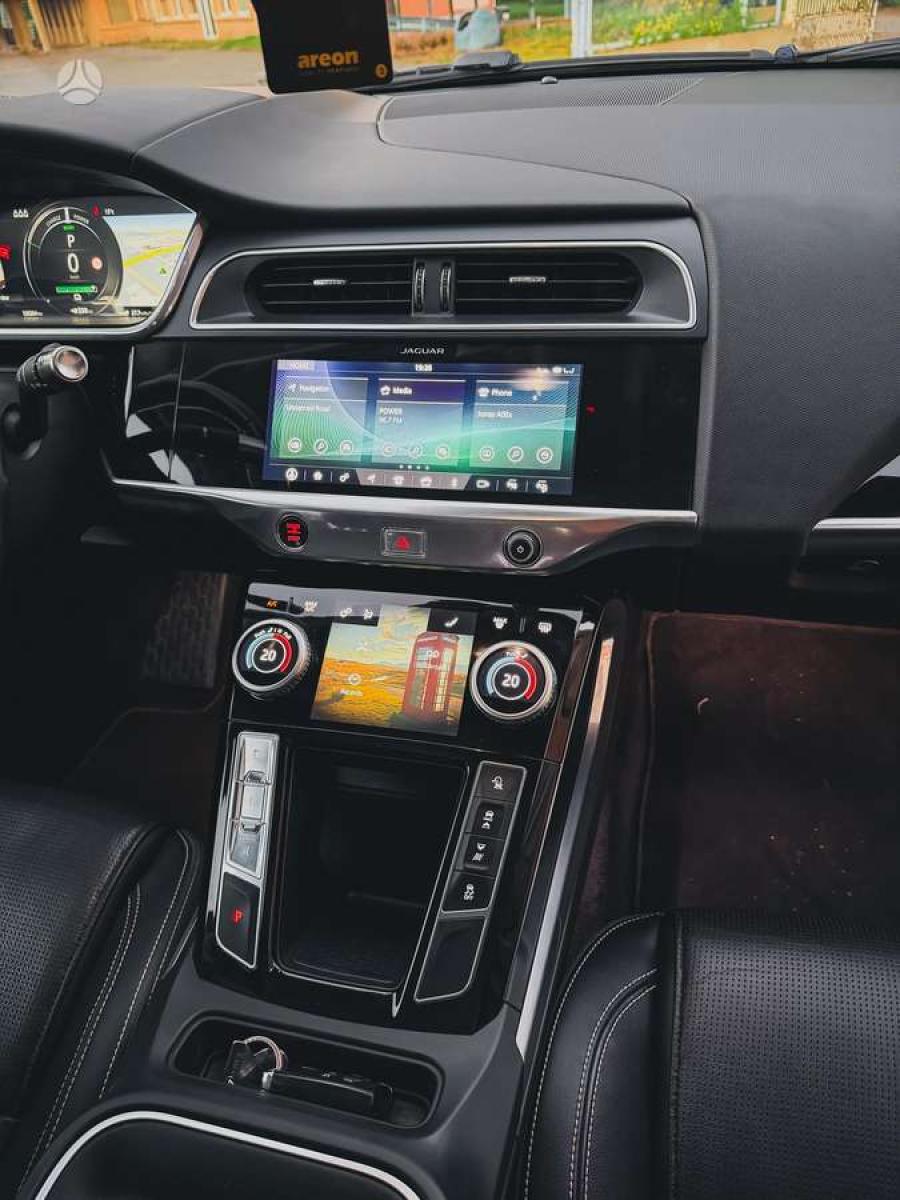 Black Jaguar I-Pace 2018 in Klaipeda, with an engine capacity of 0.00 L and mileage of 125 thousand km for 22500 €, photo 16 on AUTOMOTO.COM.LV