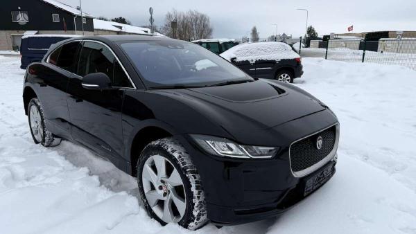 Black Jaguar I-Pace 2019 in Kaunas, with an engine capacity of 0.00 L and mileage of 134 thousand km for 18999 €, photo 2 on AUTOMOTO.COM.LV