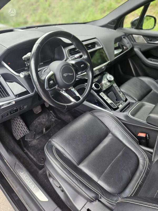 Black Jaguar I-Pace 2019 in Vilnius, with an engine capacity of 0.00 L and mileage of 183 thousand km for 22350 €, photo 6 on AUTOMOTO.COM.LV