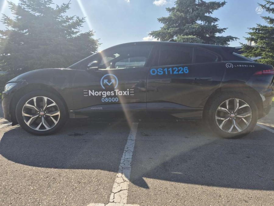 Melns Jaguar I-Pace 2020 Panevēža, ar dzinēja tilpumu 0.00 L un nobraukumu 348 tūkst. km par 9500 €, foto 4 vietnē AUTOMOTO.COM.LV