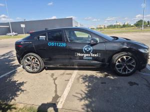 Melns Jaguar I-Pace 2020 Panevēža, ar dzinēja tilpumu 0.00 L un nobraukumu 348 tūkst. km par 9500 €, foto 5 vietnē AUTOMOTO.COM.LV