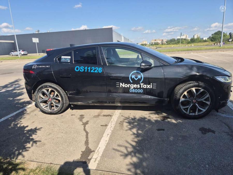 Melns Jaguar I-Pace 2020 Panevēža, ar dzinēja tilpumu 0.00 L un nobraukumu 348 tūkst. km par 9500 €, foto 5 vietnē AUTOMOTO.COM.LV