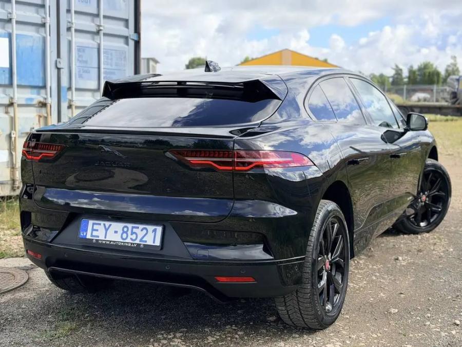 Black Jaguar I-Pace 2020 in Riga, with an engine capacity of 0.00 L and mileage of 93 thousand km for 24995 €, photo 5 on AUTOMOTO.COM.LV