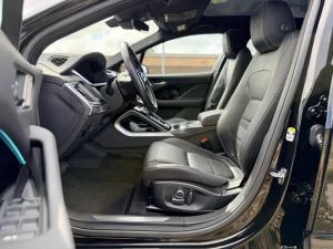 Black Jaguar I-Pace 2020 in Riga, with an engine capacity of 0.00 L and mileage of 93 thousand km for 24995 €, photo 17 on AUTOMOTO.COM.LV