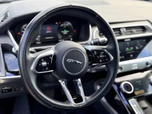 Black Jaguar I-Pace 2020 in Riga, with an engine capacity of 0.00 L and mileage of 93 thousand km for 24995 €, photo 29 on AUTOMOTO.COM.LV