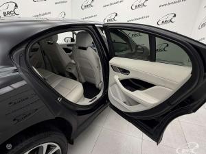 Black Jaguar I-Pace 2020 in Vilnius, with an engine capacity of 0.00 L and mileage of 55 thousand km for 24000 €, photo 16 on AUTOMOTO.COM.LV