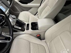 Black Jaguar I-Pace 2020 in Vilnius, with an engine capacity of 0.00 L and mileage of 55 thousand km for 24000 €, photo 26 on AUTOMOTO.COM.LV