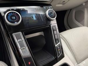Black Jaguar I-Pace 2020 in Vilnius, with an engine capacity of 0.00 L and mileage of 55 thousand km for 24000 €, photo 29 on AUTOMOTO.COM.LV