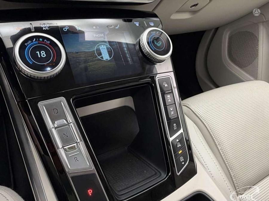 Black Jaguar I-Pace 2020 in Vilnius, with an engine capacity of 0.00 L and mileage of 55 thousand km for 24000 €, photo 29 on AUTOMOTO.COM.LV
