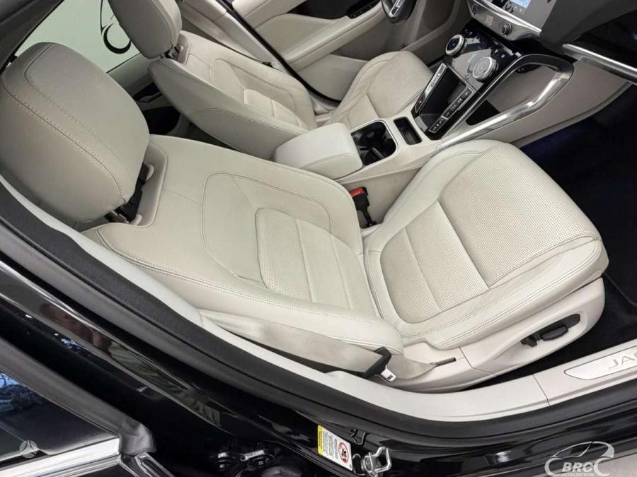 Black Jaguar I-Pace 2020 in Vilnius, with an engine capacity of 0.00 L and mileage of 55 thousand km for 23500 €, photo 7 on AUTOMOTO.COM.LV