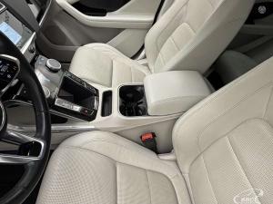 Black Jaguar I-Pace 2020 in Vilnius, with an engine capacity of 0.00 L and mileage of 55 thousand km for 23500 €, photo 26 on AUTOMOTO.COM.LV
