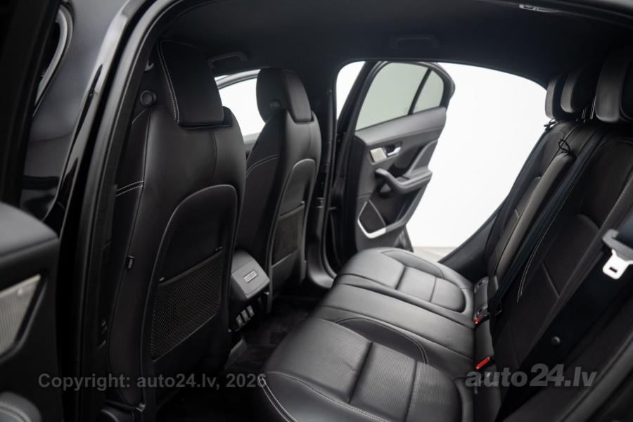 Black Jaguar I-Pace 2019 in Tallinn, with an engine capacity of 0.00 L and mileage of 125 thousand km for 19999 €, photo 10 on AUTOMOTO.COM.LV
