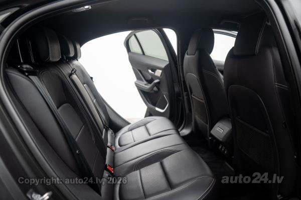 Black Jaguar I-Pace 2019 in Tallinn, with an engine capacity of 0.00 L and mileage of 125 thousand km for 19999 €, photo 10 on AUTOMOTO.COM.LV