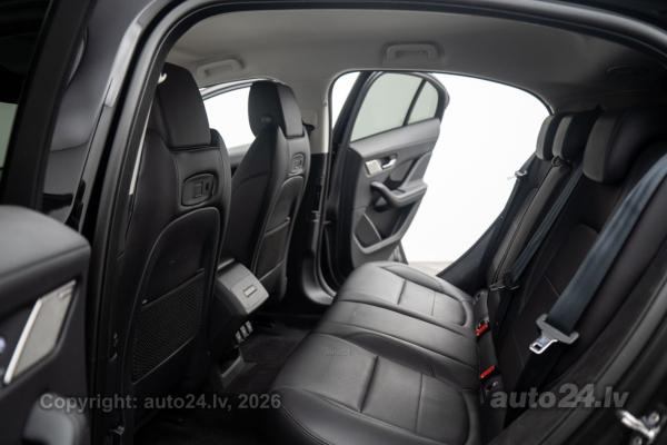 Black Jaguar I-Pace 2019 in Tallinn, with an engine capacity of 0.00 L and mileage of 129 thousand km for 19999 €, photo 9 on AUTOMOTO.COM.LV