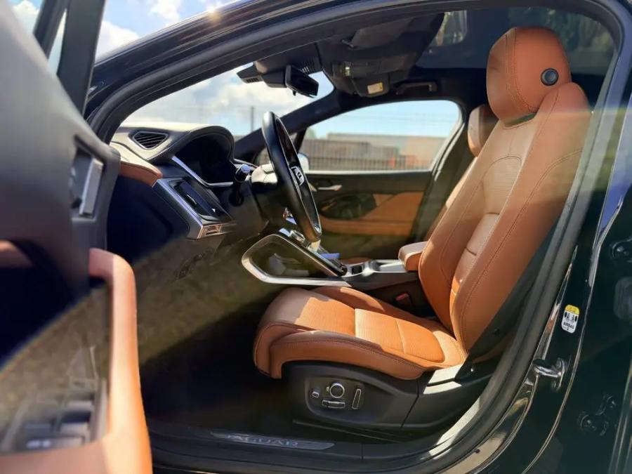 Синий Ягуар I-Pace 2021 в Рига, объемом двигателя 0.00 л и пробегом 113 тыс. км за 23995 €, фото 13 на AUTOMOTO.COM.LV