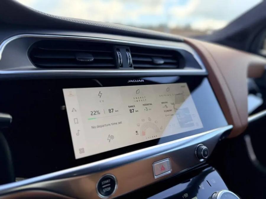 Синий Ягуар I-Pace 2021 в Рига, объемом двигателя 0.00 л и пробегом 113 тыс. км за 23995 €, фото 19 на AUTOMOTO.COM.LV