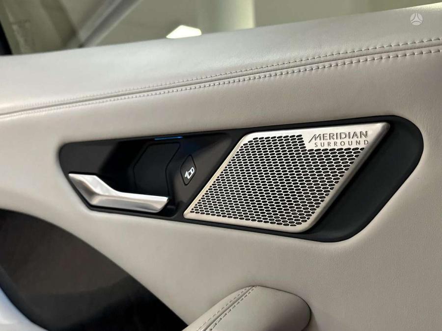 Jaguar I-Pace 2018 in Vilnius, with an engine capacity of 0.00 L and mileage of 44 thousand km for 27500 €, photo 17 on AUTOMOTO.COM.LV