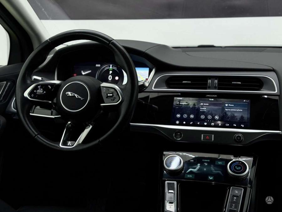 Grey Jaguar I-Pace 2018 in Vilnius, with an engine capacity of 0.00 L and mileage of 188 thousand km for 17900 €, photo 18 on AUTOMOTO.COM.LV