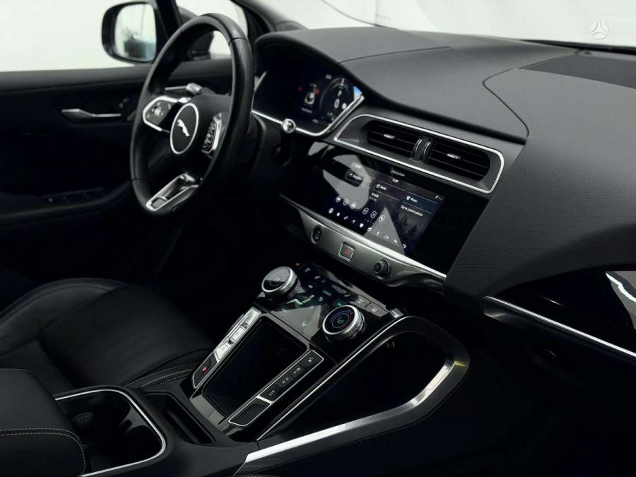 Grey Jaguar I-Pace 2018 in Vilnius, with an engine capacity of 0.00 L and mileage of 188 thousand km for 17390 €, photo 17 on AUTOMOTO.COM.LV