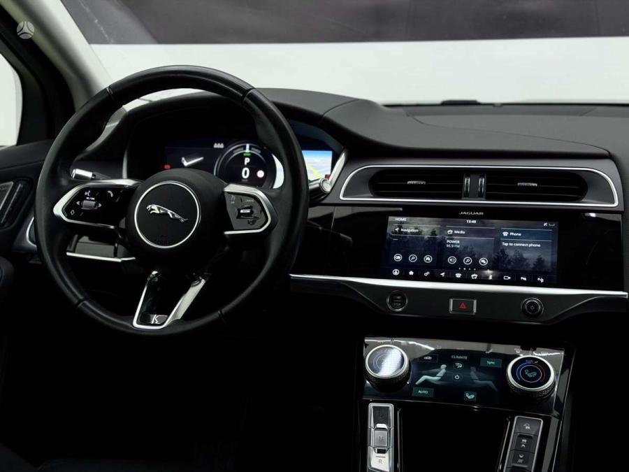 Grey Jaguar I-Pace 2018 in Vilnius, with an engine capacity of 0.00 L and mileage of 188 thousand km for 17390 €, photo 18 on AUTOMOTO.COM.LV