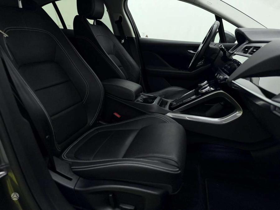 Grey Jaguar I-Pace 2018 in Vilnius, with an engine capacity of 0.00 L and mileage of 188 thousand km for 16490 €, photo 16 on AUTOMOTO.COM.LV