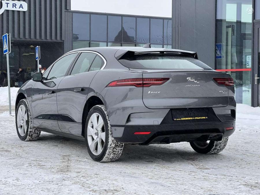 Pelēks Jaguar I-Pace 2019 Šauļi, ar dzinēja tilpumu 0.00 L un nobraukumu 104 tūkst. km par 21900 €, foto 6 vietnē AUTOMOTO.COM.LV