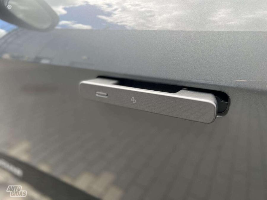 Grey Jaguar I-Pace 2019 in Siauliai, with an engine capacity of 0.00 L and mileage of 107 thousand km for 20400 €, photo 16 on AUTOMOTO.COM.LV