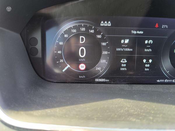 Grey Jaguar I-Pace 2019 in Klaipeda, with an engine capacity of 0.00 L and mileage of 70 thousand km for 20500 €, photo 9 on AUTOMOTO.COM.LV