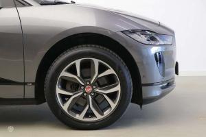 Grey Jaguar I-Pace 2020 in Vilnius, with an engine capacity of 0.00 L and mileage of 39 thousand km for 26990 €, photo 5 on AUTOMOTO.COM.LV