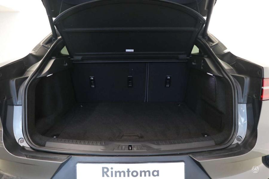 Grey Jaguar I-Pace 2020 in Vilnius, with an engine capacity of 0.00 L and mileage of 39 thousand km for 26990 €, photo 9 on AUTOMOTO.COM.LV