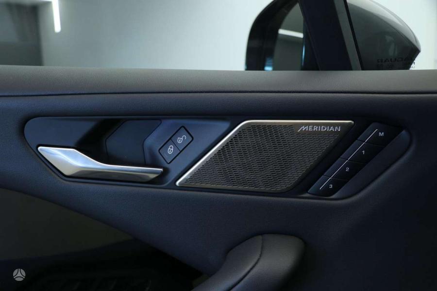 Серый Ягуар I-Pace 2020 в Вильнюс, объемом двигателя 0.00 л и пробегом 39 тыс. км за 25990 €, фото 19 на AUTOMOTO.COM.LV