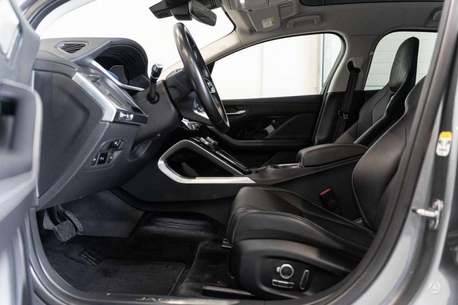 Grey Jaguar I-Pace 2021 in Vilnius, with an engine capacity of 0.00 L and mileage of 47 thousand km for 26900 €, photo 13 on AUTOMOTO.COM.LV