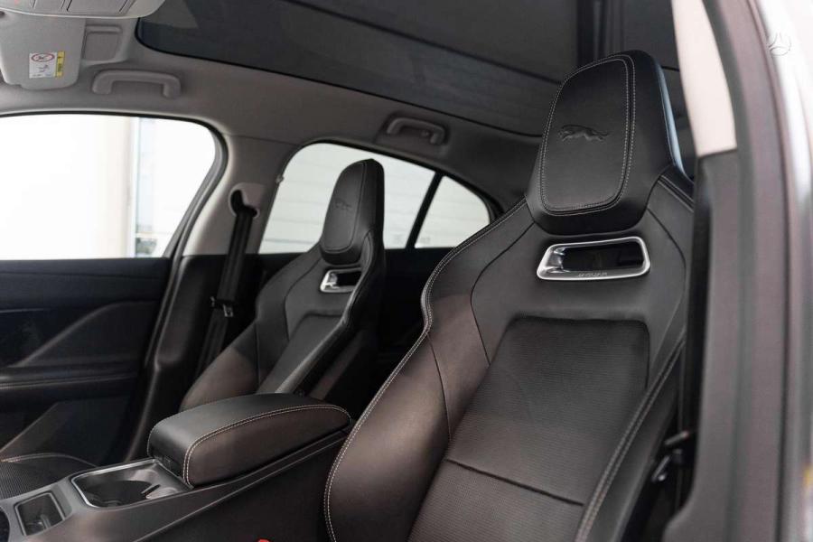 Grey Jaguar I-Pace 2021 in Vilnius, with an engine capacity of 0.00 L and mileage of 47 thousand km for 26900 €, photo 14 on AUTOMOTO.COM.LV