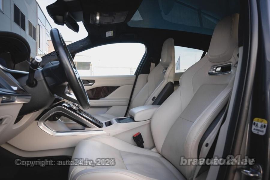 Grey Jaguar I-Pace 2018 in Tallinn, with an engine capacity of 0.00 L and mileage of 131 thousand km for 19900 €, photo 13 on AUTOMOTO.COM.LV