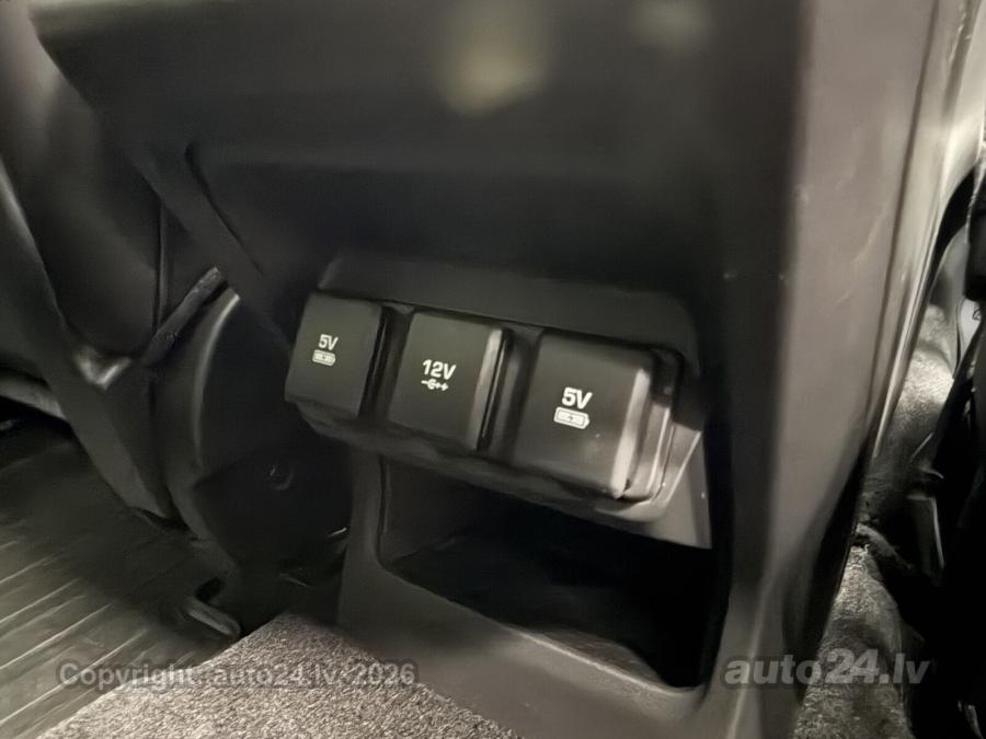 Pelēks Jaguar I-Pace 2019 Tallina, ar dzinēja tilpumu 0.00 L un nobraukumu 77 tūkst. km par 20990 €, foto 12 vietnē AUTOMOTO.COM.LV