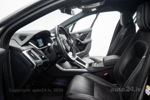Grey Jaguar I-Pace 2021 in Tallinn, with an engine capacity of 0.00 L and mileage of 103 thousand km for 21999 €, photo 9 on AUTOMOTO.COM.LV