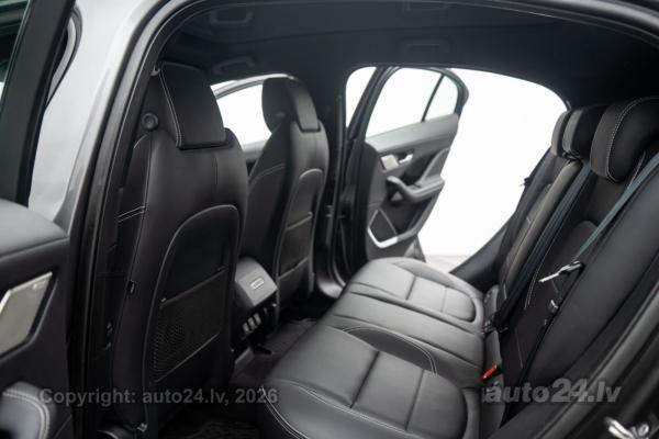 Pelēks Jaguar I-Pace 2021 Tallina, ar dzinēja tilpumu 0.00 L un nobraukumu 103 tūkst. km par 21999 €, foto 9 vietnē AUTOMOTO.COM.LV