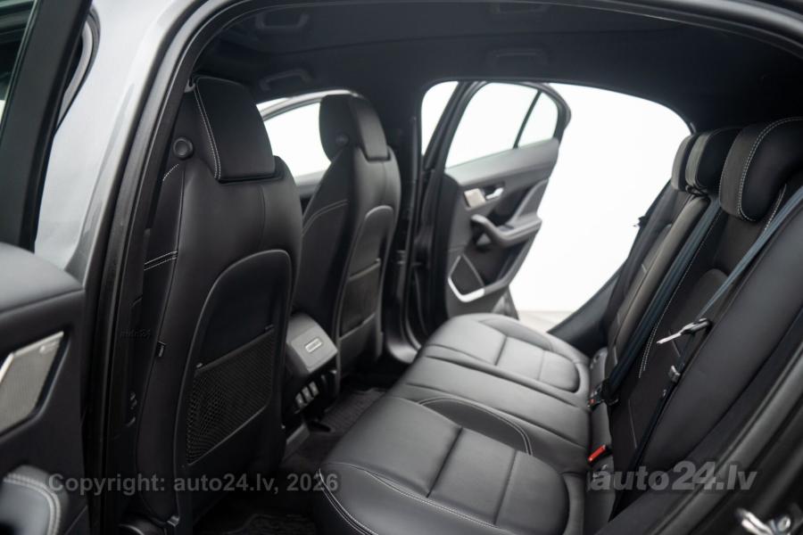 Grey Jaguar I-Pace 2021 in Tallinn, with an engine capacity of 0.00 L and mileage of 103 thousand km for 21999 €, photo 10 on AUTOMOTO.COM.LV