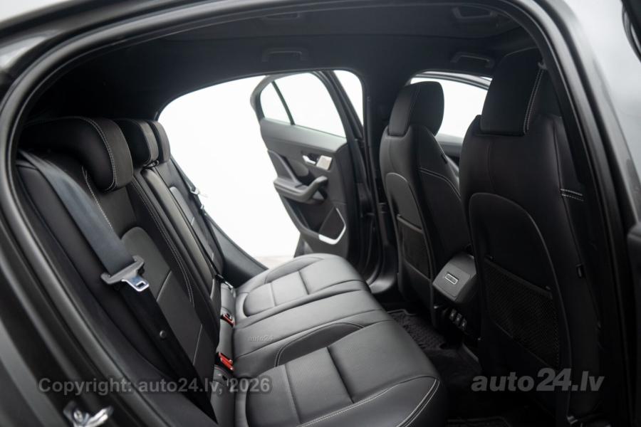Grey Jaguar I-Pace 2021 in Tallinn, with an engine capacity of 0.00 L and mileage of 103 thousand km for 21999 €, photo 11 on AUTOMOTO.COM.LV
