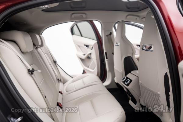 Red Jaguar I-Pace 2019 in Tallinn, with an engine capacity of 0.00 L and mileage of 108 thousand km for 21999 €, photo 10 on AUTOMOTO.COM.LV