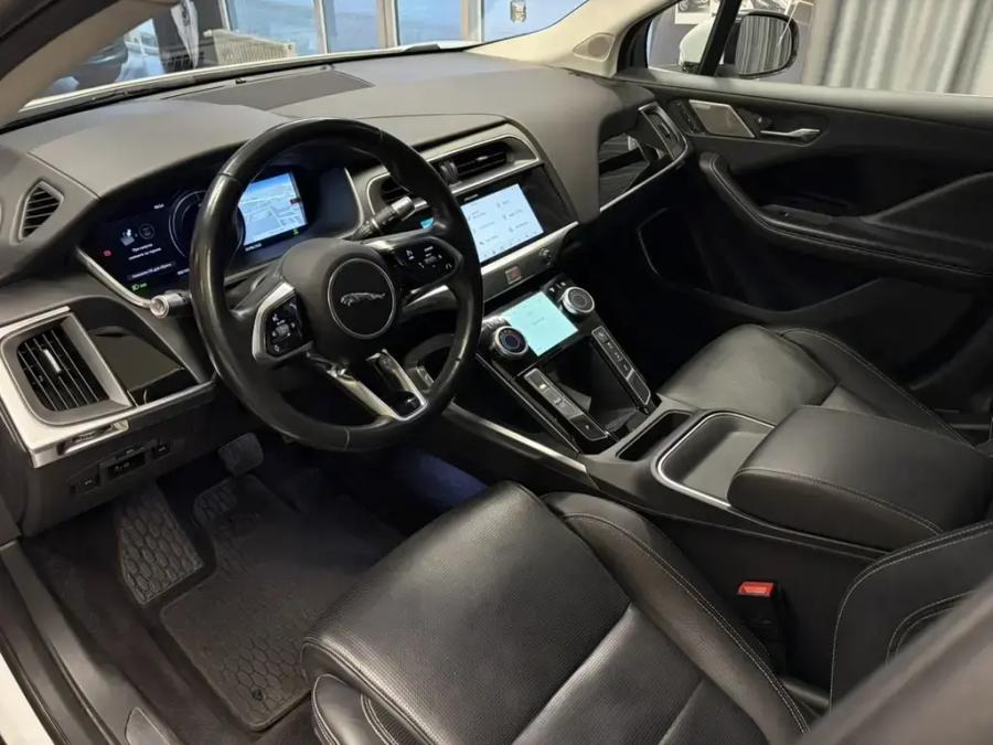 Белый Ягуар I-Pace 2018 в Марупе, объемом двигателя 0.00 л и пробегом 66 тыс. км за 17990 €, фото 6 на AUTOMOTO.COM.LV