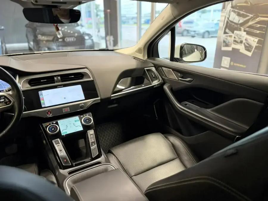 Белый Ягуар I-Pace 2018 в Марупе, объемом двигателя 0.00 л и пробегом 66 тыс. км за 17990 €, фото 10 на AUTOMOTO.COM.LV