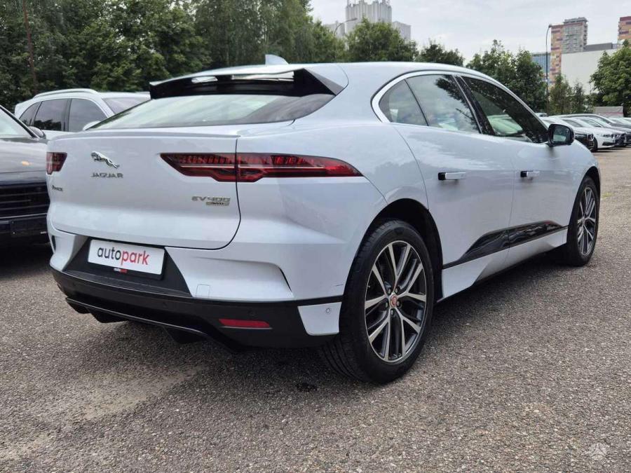 White Jaguar I-Pace 2019 in Vilnius, with an engine capacity of 0.00 L and mileage of 96 thousand km for 25999 €, photo 4 on AUTOMOTO.COM.LV