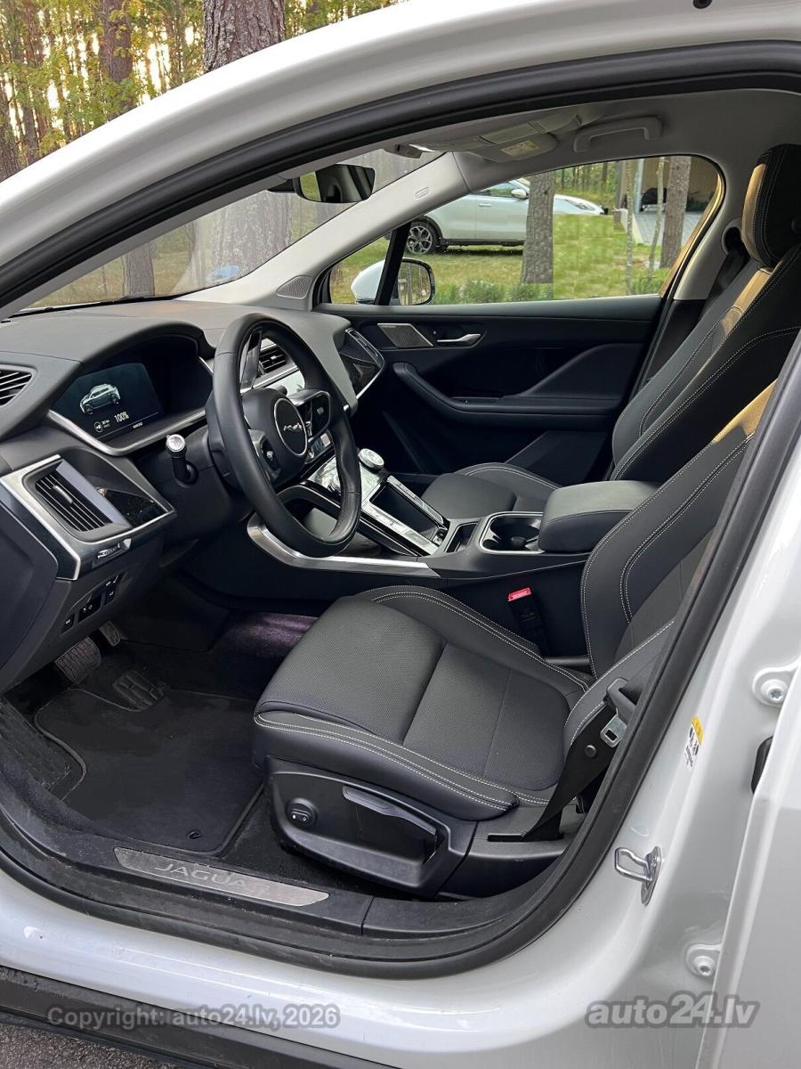 White Jaguar I-Pace 2021 in Tallinn, with an engine capacity of 0.00 L and mileage of 59 thousand km for 35990 €, photo 6 on AUTOMOTO.COM.LV