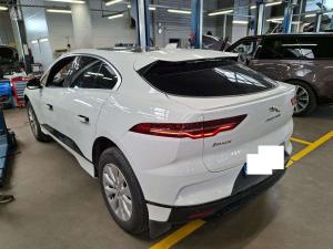 Balts Jaguar I-Pace 2021 Kauņa, ar dzinēja tilpumu 0.00 L un nobraukumu 100 tūkst. km par 19500 €, foto 3 vietnē AUTOMOTO.COM.LV