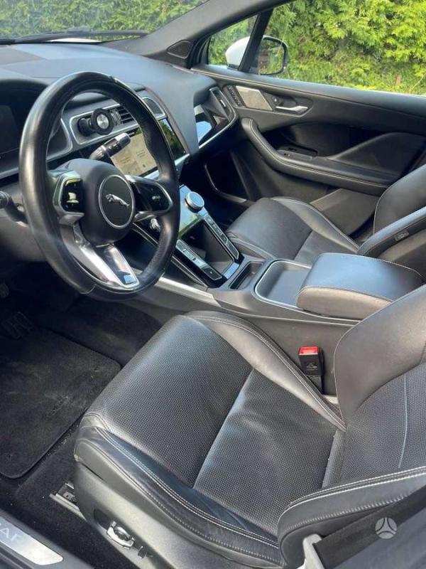 Jaguar I-Pace 2021 in Kaunas on AUTOMOTO.COM.LV White Jaguar I-Pace 2021 in Kaunas, with an engine capacity of 0.00 L and mileage of 100 thousand km for 19500 €, photo 7 on AUTOMOTO.COM.LV