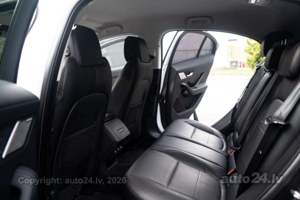 Белый Ягуар I-Pace 2019 в Таллин, объемом двигателя 0.00 л и пробегом 211 тыс. км за 14999 €, фото 9 на AUTOMOTO.COM.LV